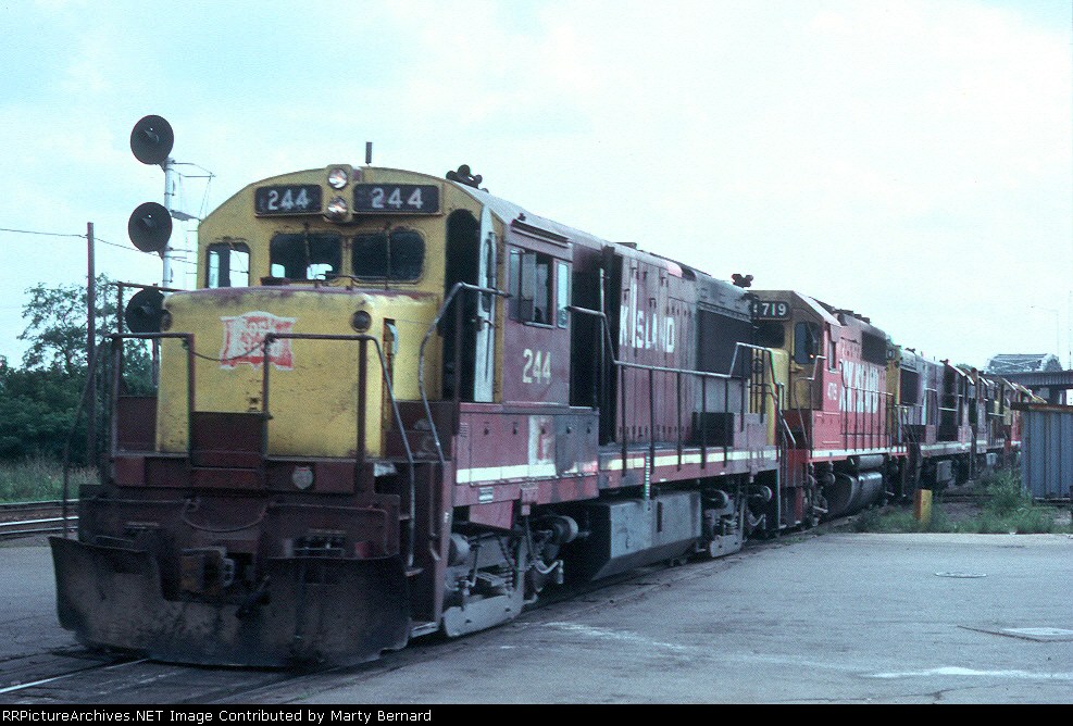 CRI&P 244 and Others Wait